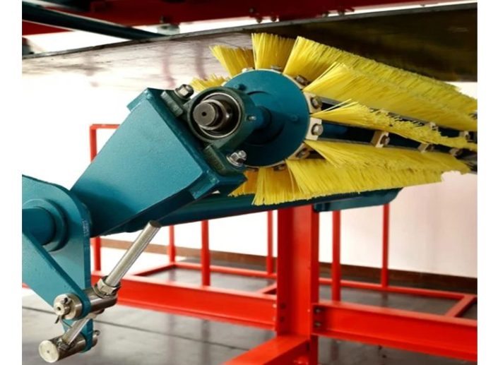 Gram's Conveyor Roller Cleaner | Top Cleaning Solutions