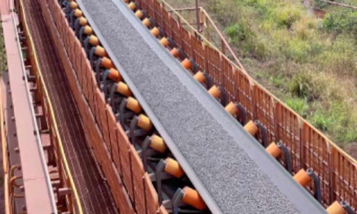 Gravel Conveyor Train Rail | Prairie Du Chien, WI | Prairie Sand