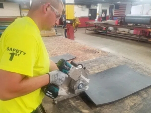 How to Cut Conveyor Belt Straight: Tools, Methods, Precautions